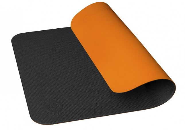 SteelSeries DeX Mousepad With 3D Pattern Surface SHown Off At GamesCom ...