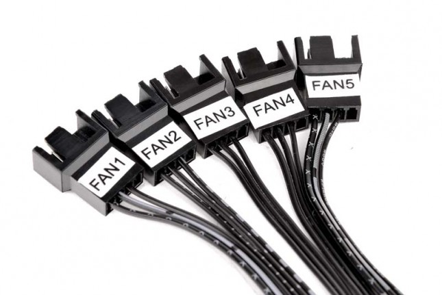 Thermaltake Commander FT - World’s Largest 5.5” Touch Screen Fan ...