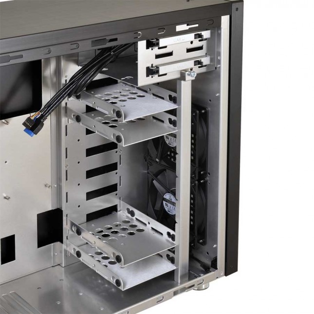 Lian Li's PC-7N Brings Classic Mid Tower Looks Back - Legit Reviews