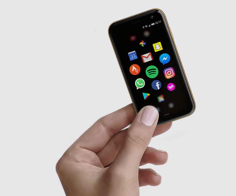 Weirdly Tiny Palm Phone is On Sale for $350 - Legit Reviews